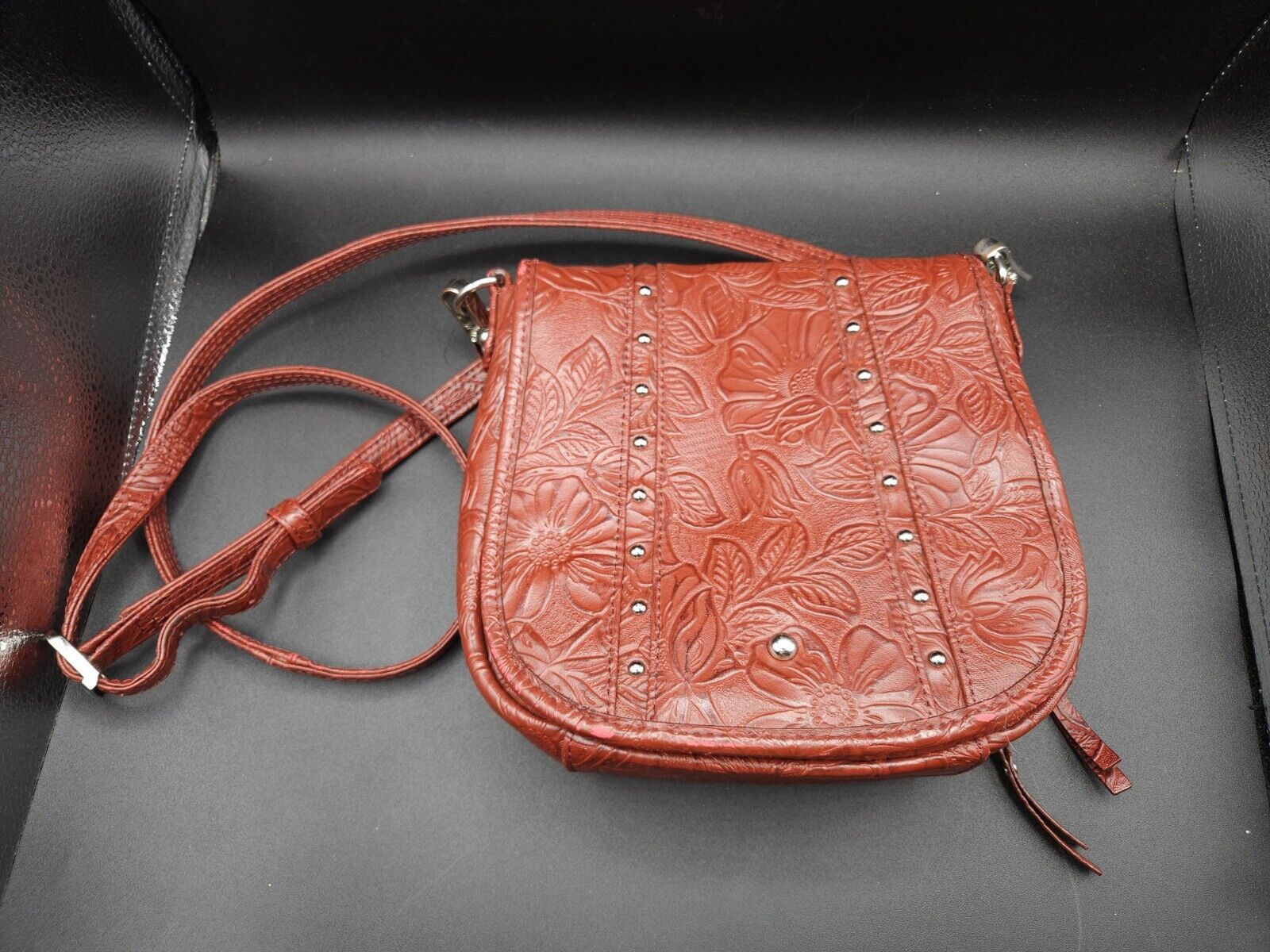 Gun Tote’n Mama Crossbody Concealed Carry Purse Red Leather Floral ...