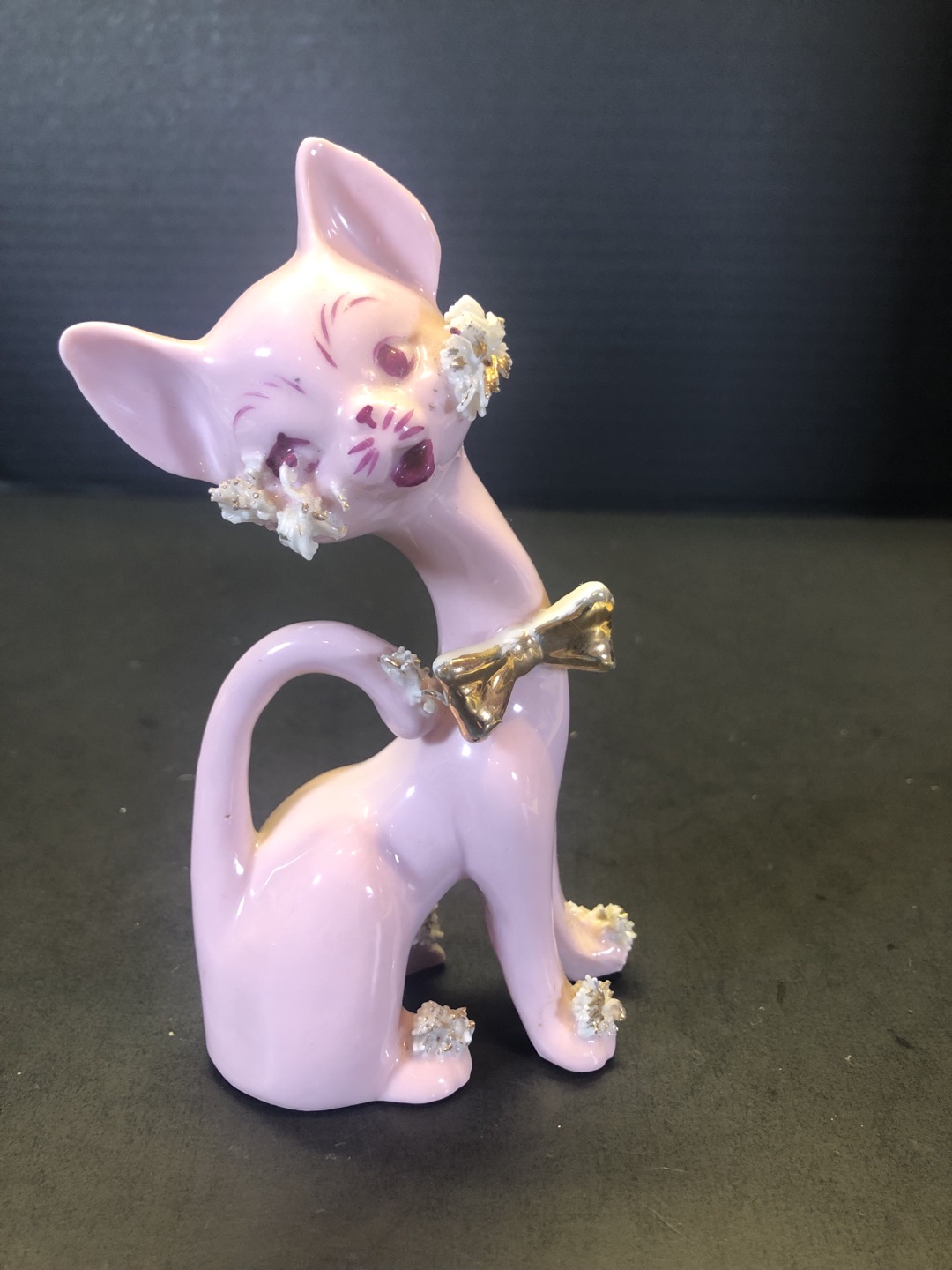 Vintage Pink Ceramic Cat MCM Figurine Spaghetti Trim Gold Details 5 1/4”