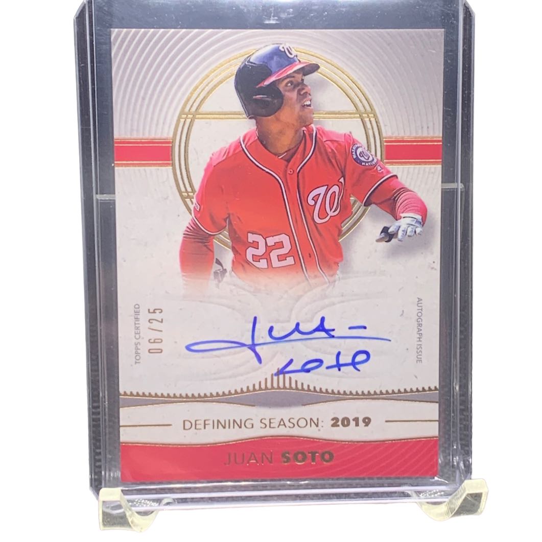 21 Topps Definitive Juan Soto On Card Auto /25