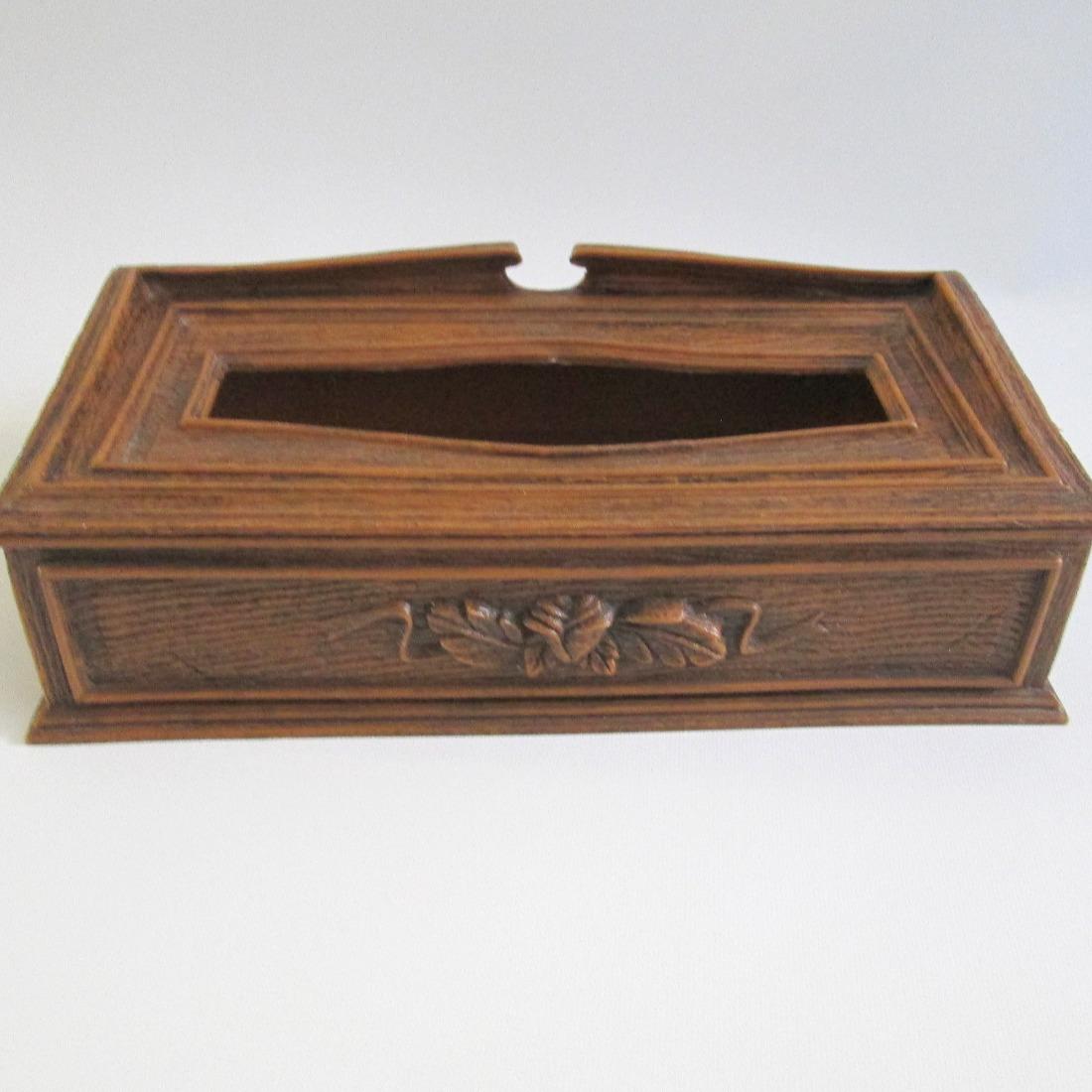 Colonial Style Tissue Box Cover Faux Carved Woodgrain Plastic Tissue Box