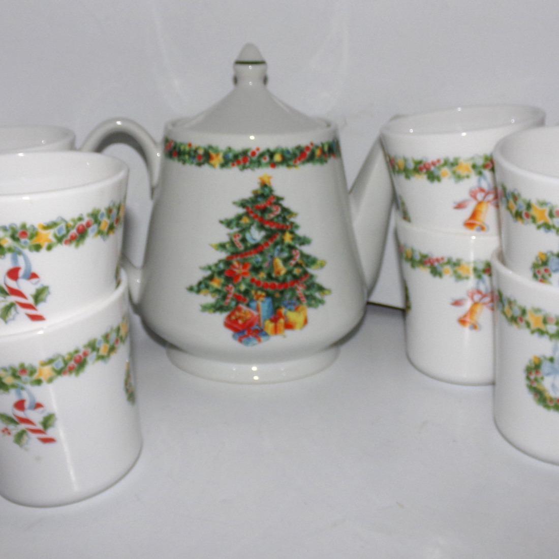 Vintage and RARE Set, 1990's, 8 Corning/Corelle Christmas Joy Mugs ...