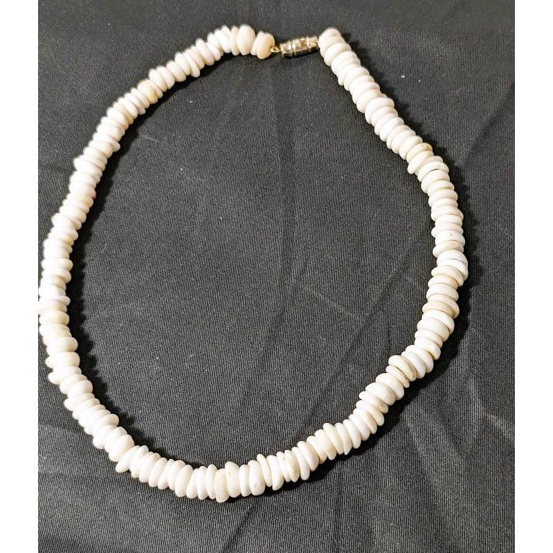 Authentic Vintage Hawaiian Puka Shell Necklace / Choker - 16 inch