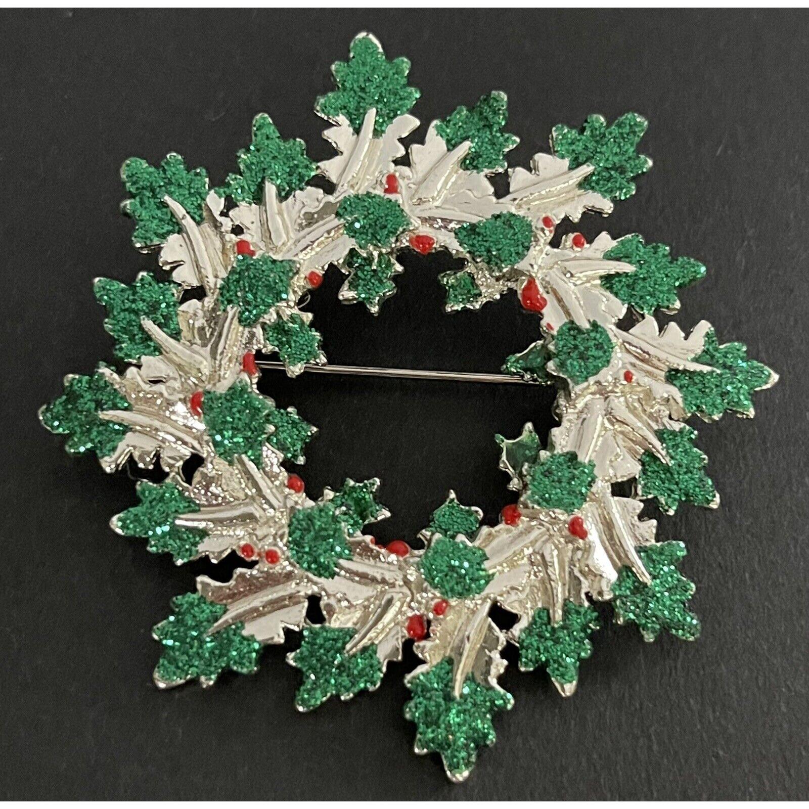 VINTAGE DANECRAFT CHRISTMAS WREATH BROOCH Pin Silver Tone Glitter ...