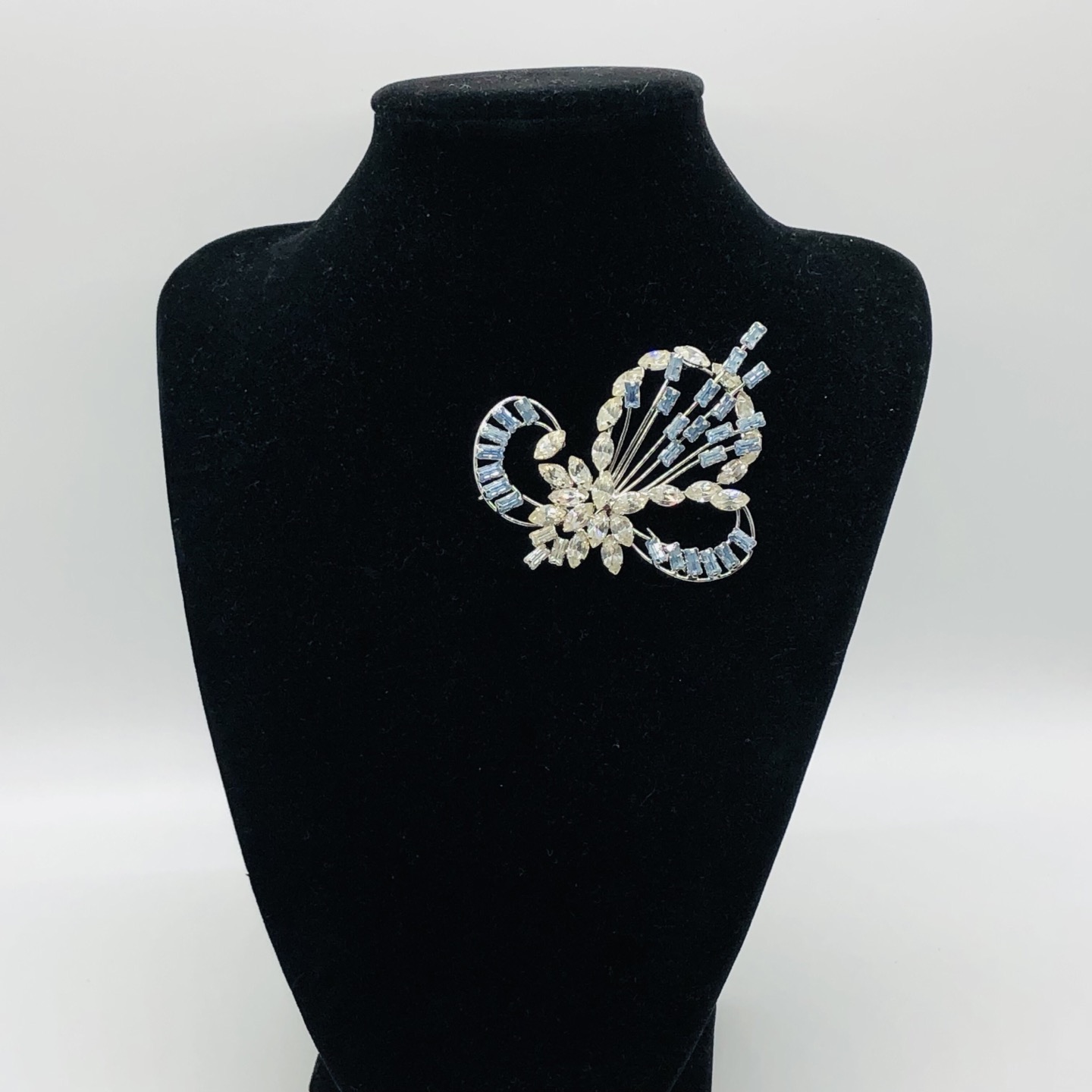 VINTAGE STARCRAFT STERLING SILVER BLUE AND CLEAR RHINESTONE PRONG SET ...