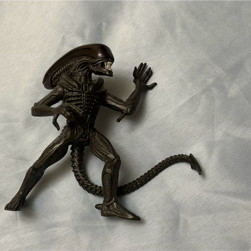 McFarlane Movie Maniacs Figure Warrior Alien Figure Alien Resurrection ...