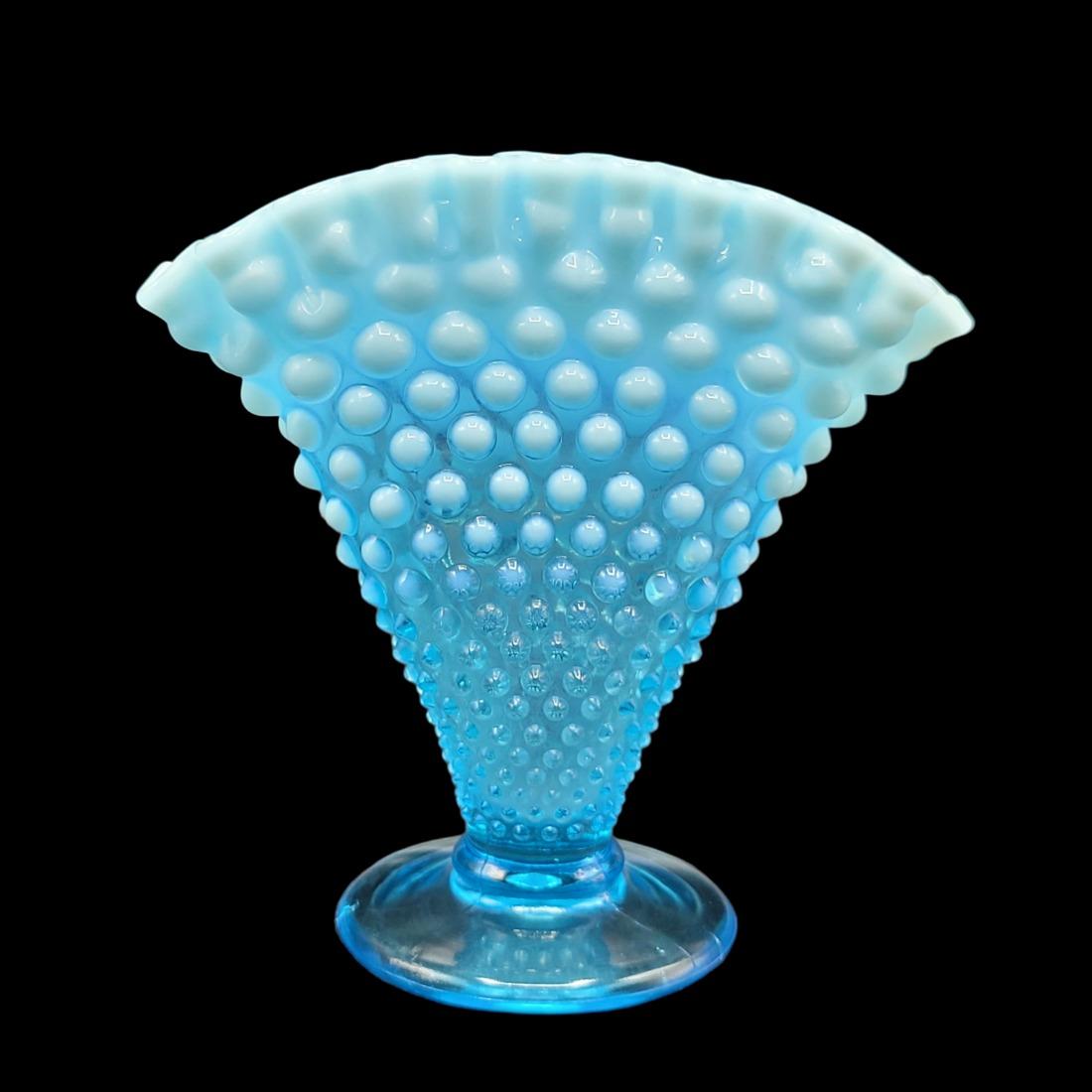 Pre Logo Fenton Blue Opalescent Fan Hobnail Vase Stunning Aqua Blue 6"H