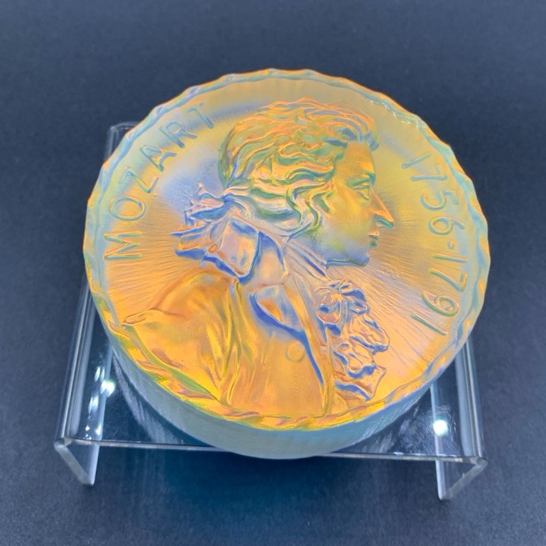 ROBIN LEHMAN Mozart Art Glass Paperweight Round Iridescent Coin ...