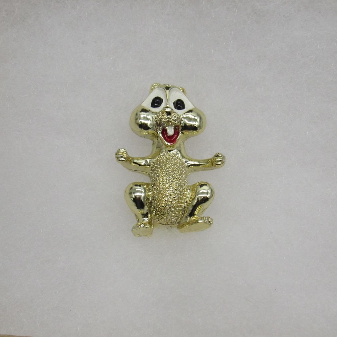 Vintage Gerry's Gold Tone Chipmunk/Squirrel/Beaver Decorative Pin