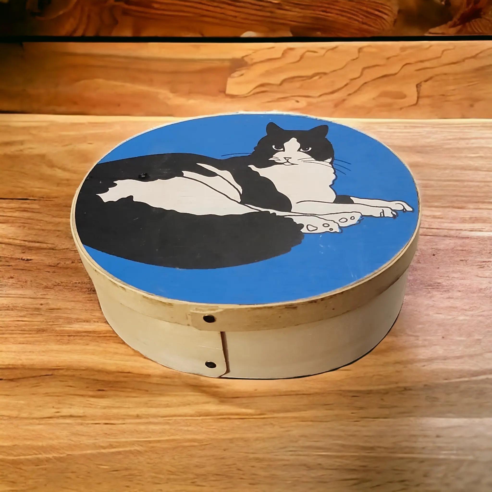 Cat Shaker Box Light Bent Wood Transfer Storage Trinket Display