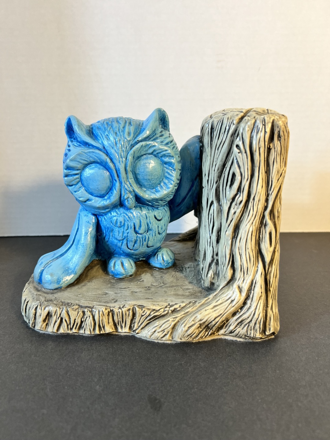 1979 Single Owl Bookend. Blue Tree Stump Log Stamped 79