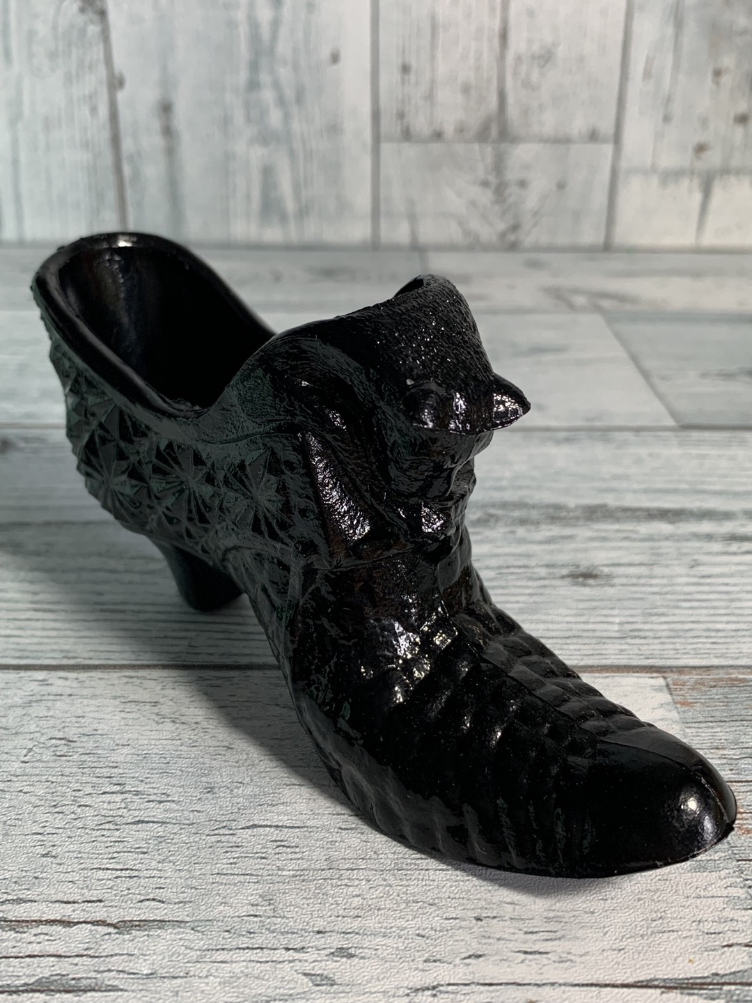 Boyd Shoe With Cat Head In Black Glass Marked B