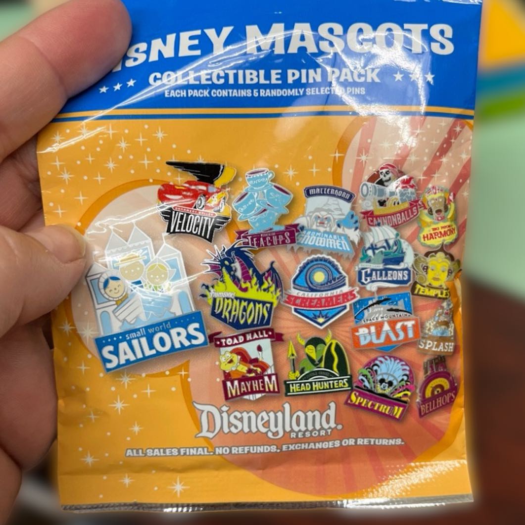 Disney Mascots Collectible Pin Pack Mystery