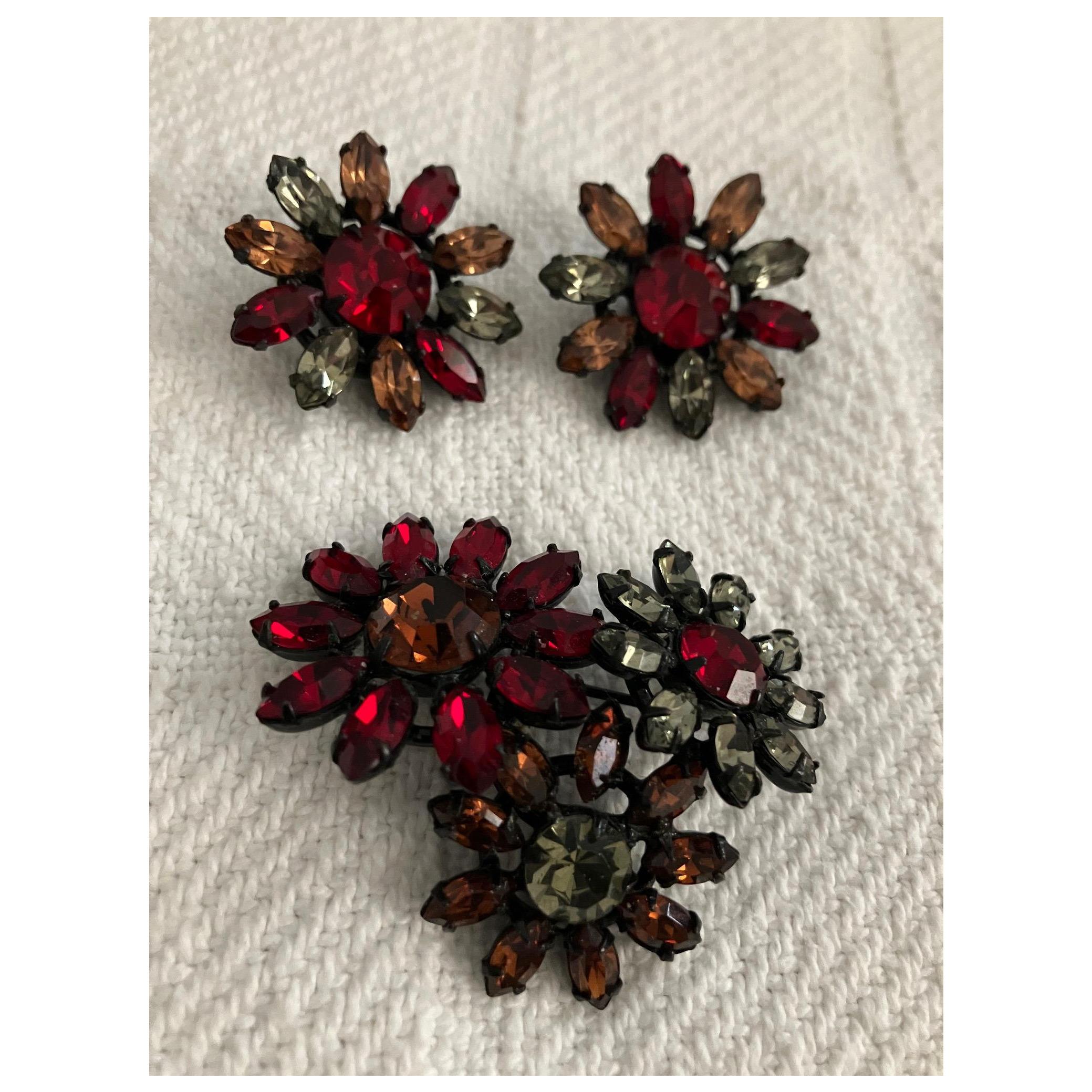 Vintage Signed Vogue Demi -parure Clip on Earrings & Brooch(Brooch ...