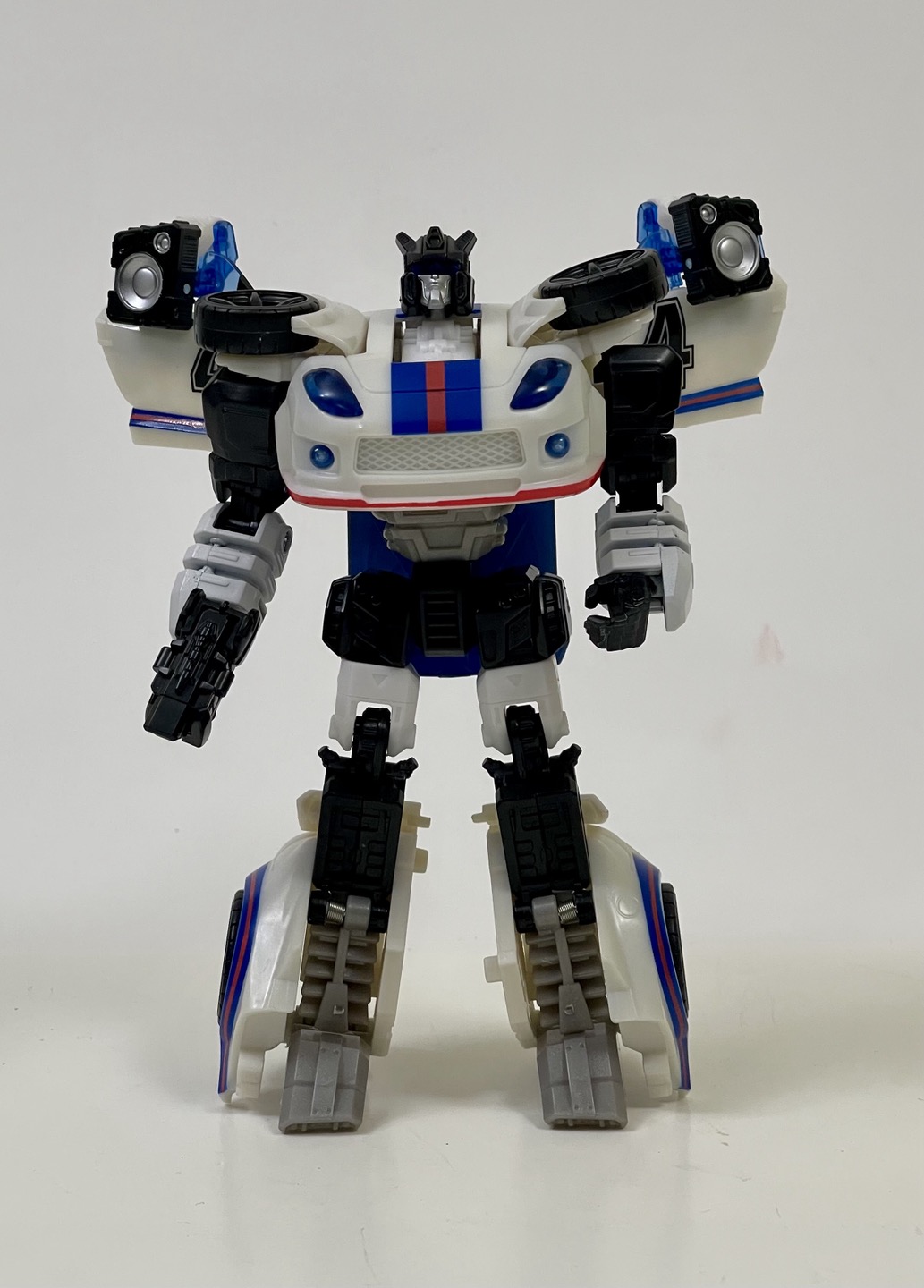 Transformers Reveal The Shield Special Ops Jazz Deluxe Class