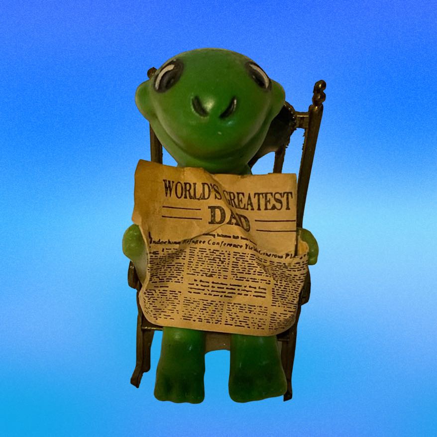 Vintage Enesco World’s Greatest Dad Turtle in Rocking Chair w/ Newspaper