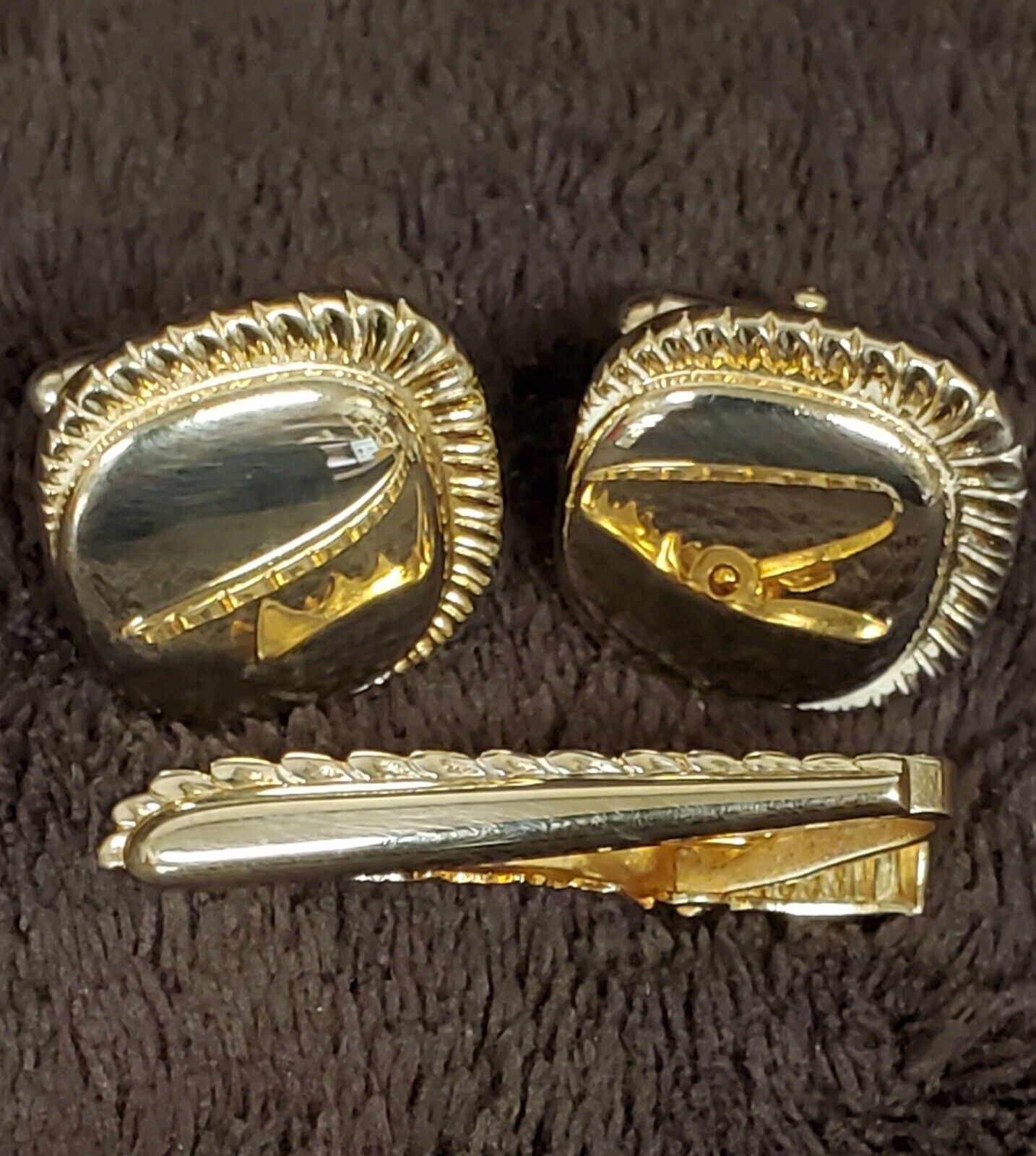 Mid Century Modern Gold Tone Cufflinks & Tie Bar Set