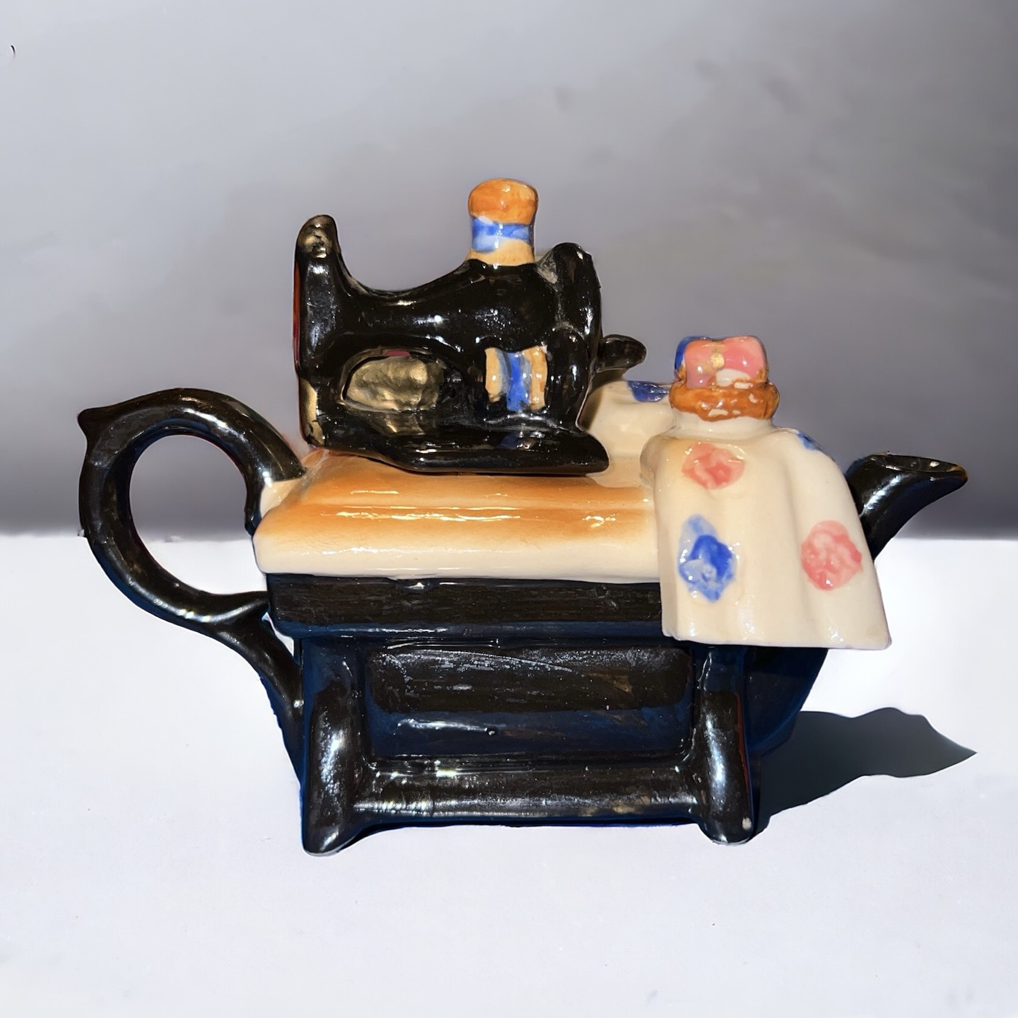 Mini Ceramic Sewing Machine Tea Pot Vintage 5” X 3 1/2” With Lid Handle ...