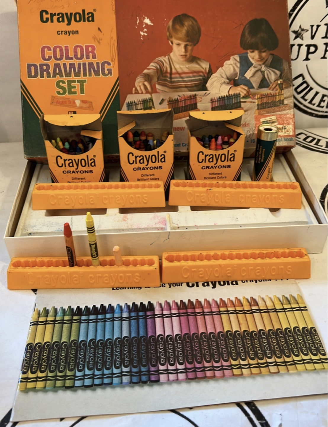 Vintage 1977 Crayola Crayon Color Drawing Set SEALED (Binney & Smith Inc.)