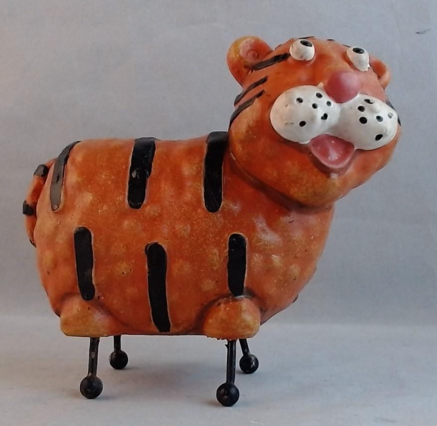 9-11/22 Goofy Ceramic Tiger on Nail Legs with ball feet