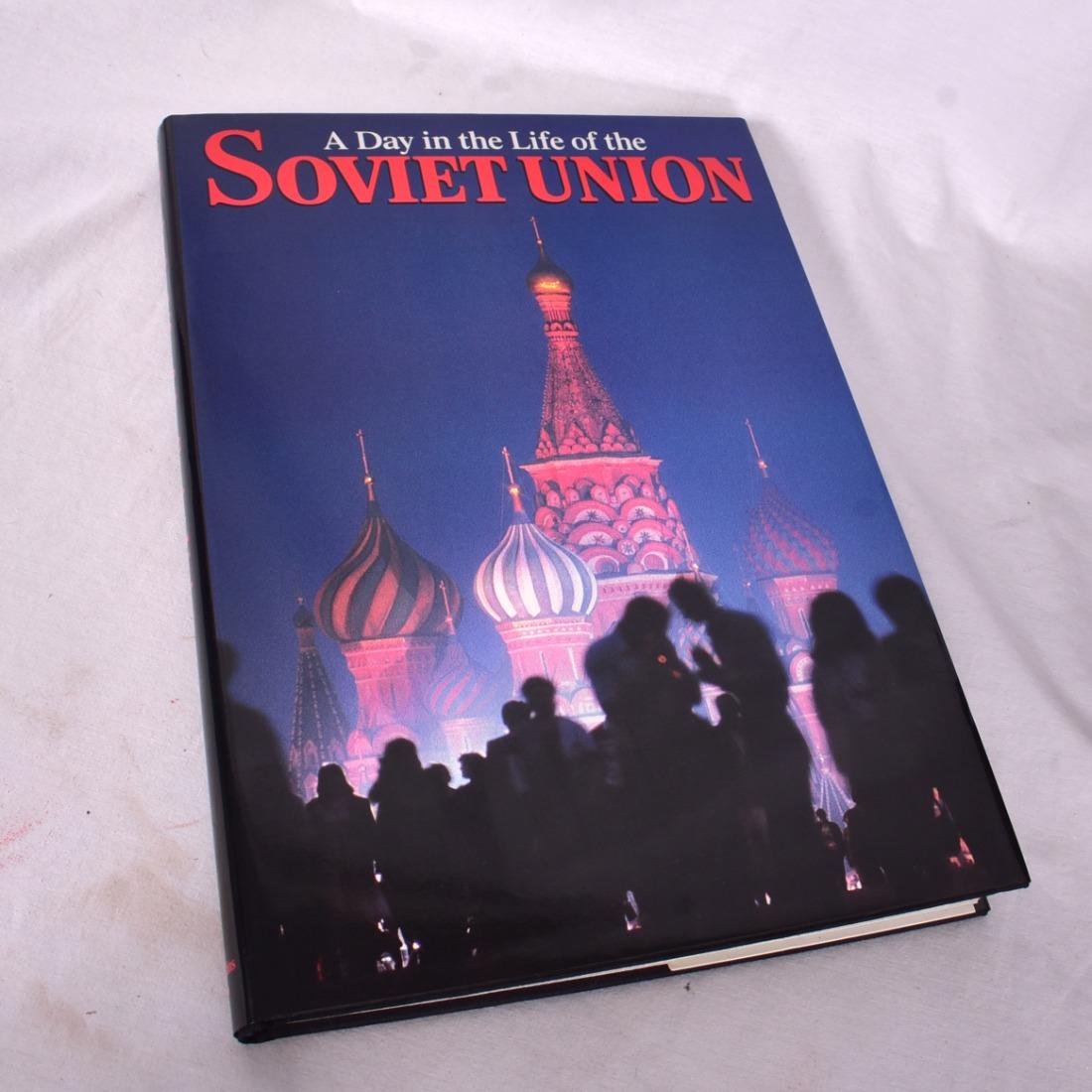 Day in the Life of The Soviet Union Coffee Table Book Hardback Has note ...