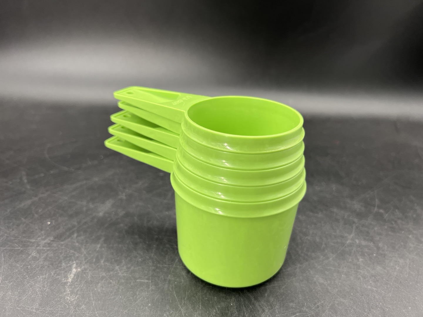 Tupperware Vintage Measuring Cups 5 Piece Set Green Made in USA