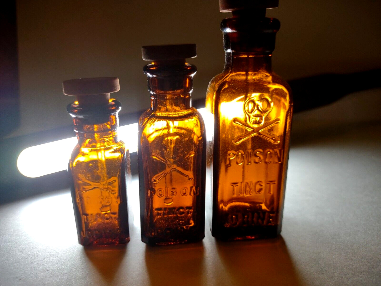 3 Different Sized Poison Bottles Daubers Skulls Cross Bones TINCT ...