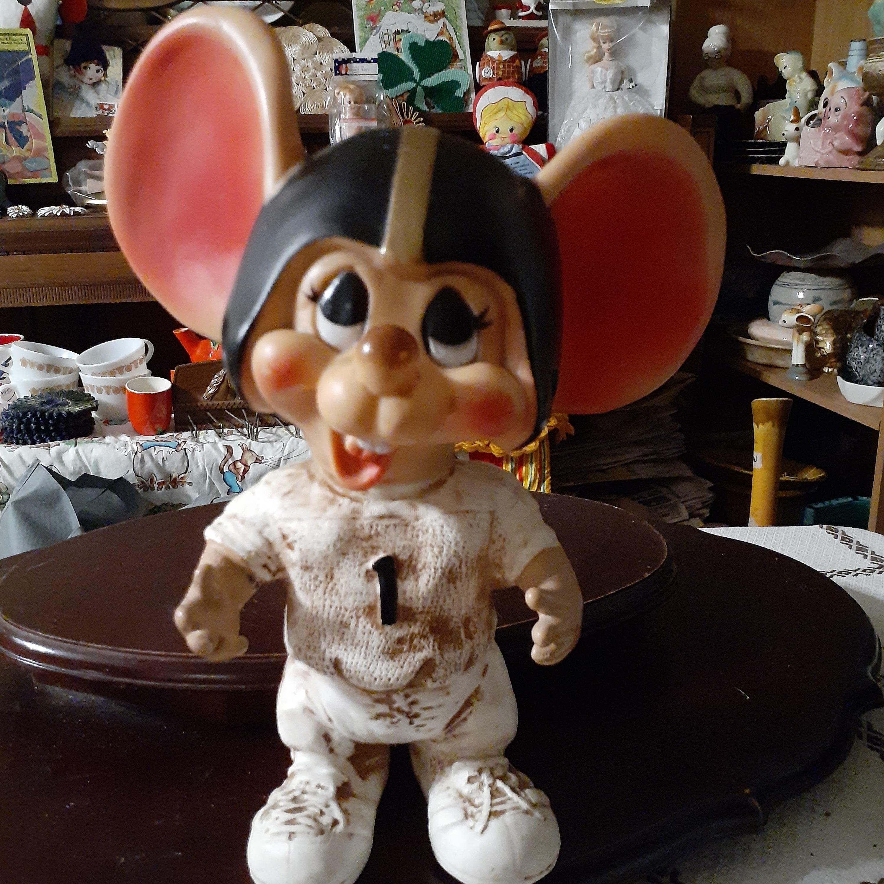 Huron Football Player Mouse Bank