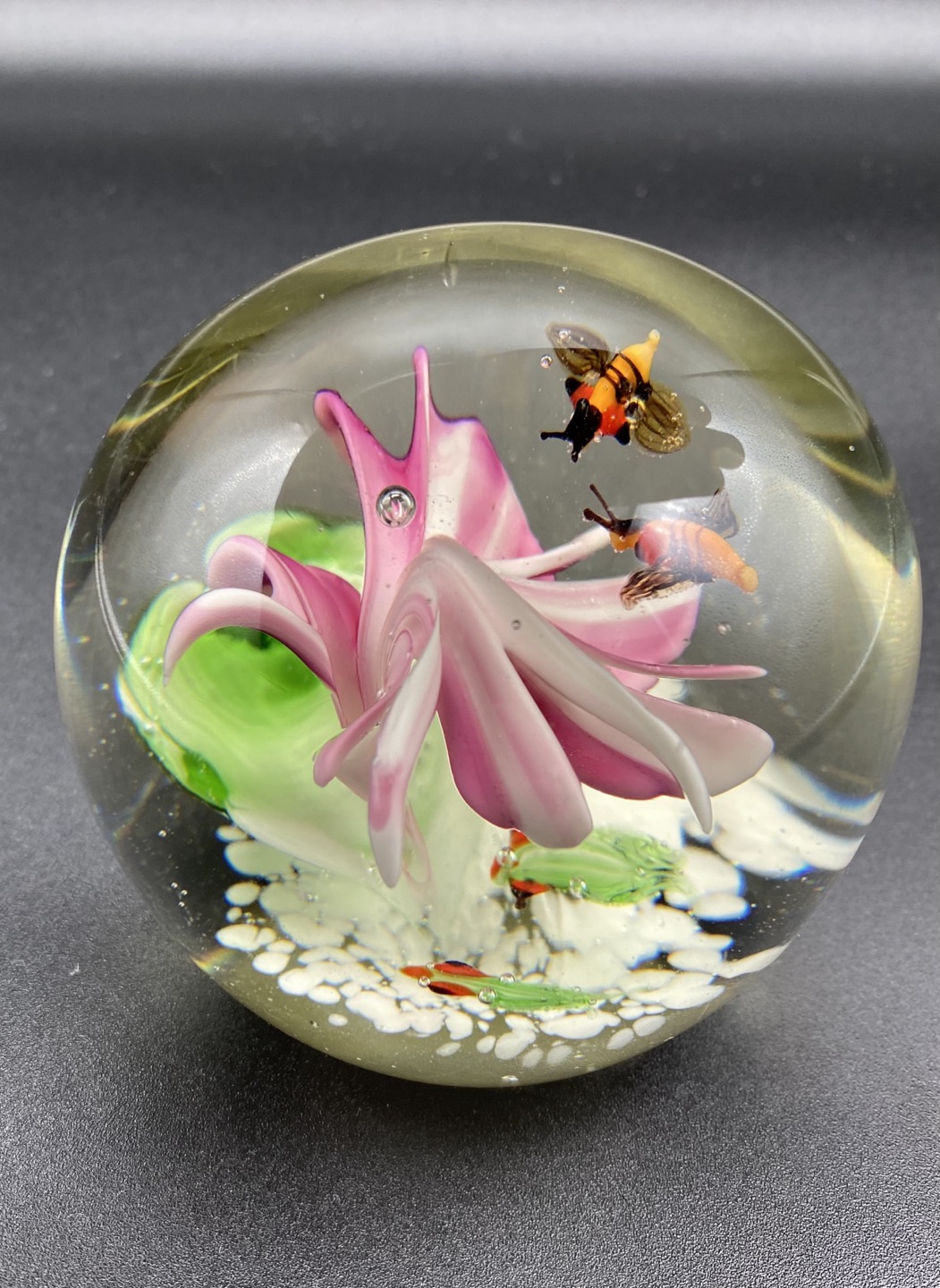 Vintage Pink Flowers BEES and FROGS Round Bubble Art Glass Paper Weight ...