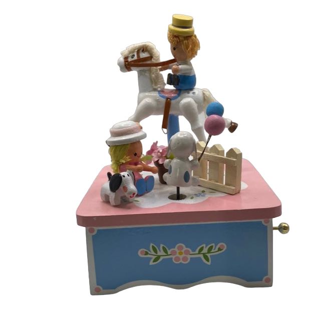 Vintage 1983 Toy Room Music Box plays My Favorite Things from the Sound ...