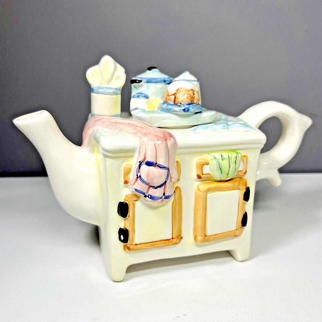 Vintage Farmhouse Kitchen Cupboard Ceramic Teapot w/Lid - Hand Painted
