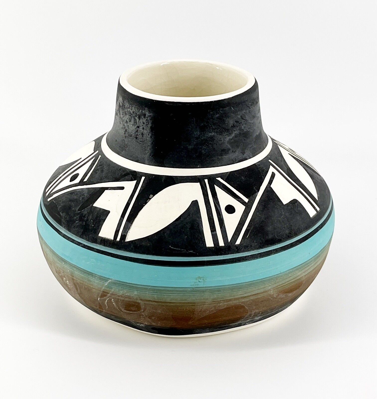 024 SIGNED RUTH ROOT UTE MOUNTAIN TRIBE 4.75" POTTERY VASE #E3 MATTE ...