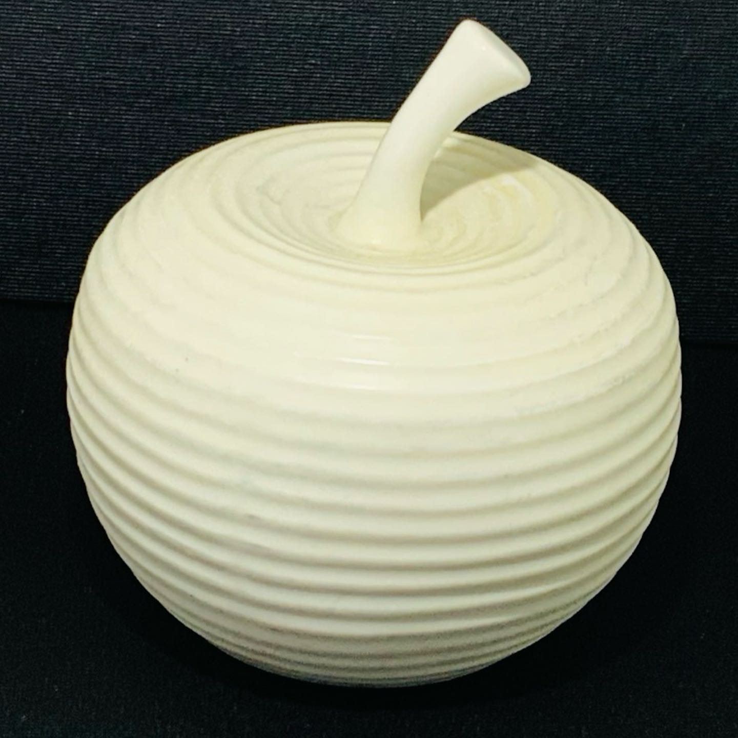 Vintage Decorative Creamy White Ribbed Ceramic Bone White Pottery Apple