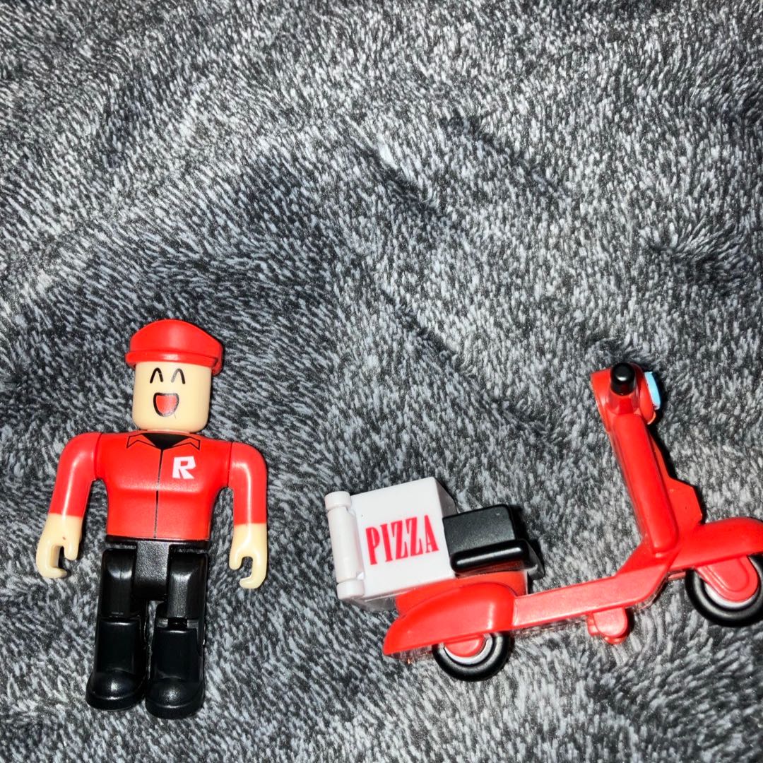 Roblox Pizza Delivery Figure And Work At Pizza Place scooter