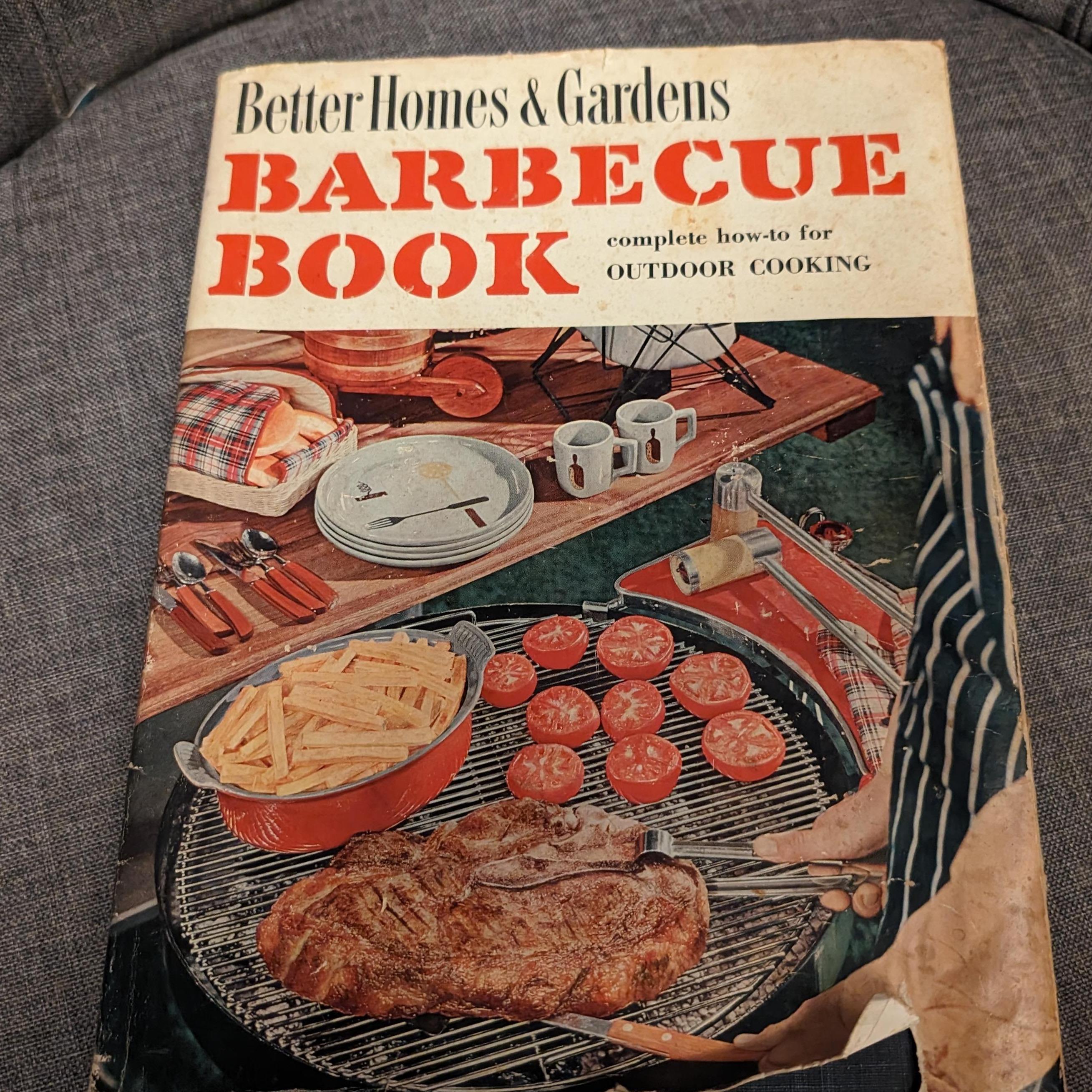 Better Homes & Gardens Barbecue Book 1956 Meredith Publishing Company