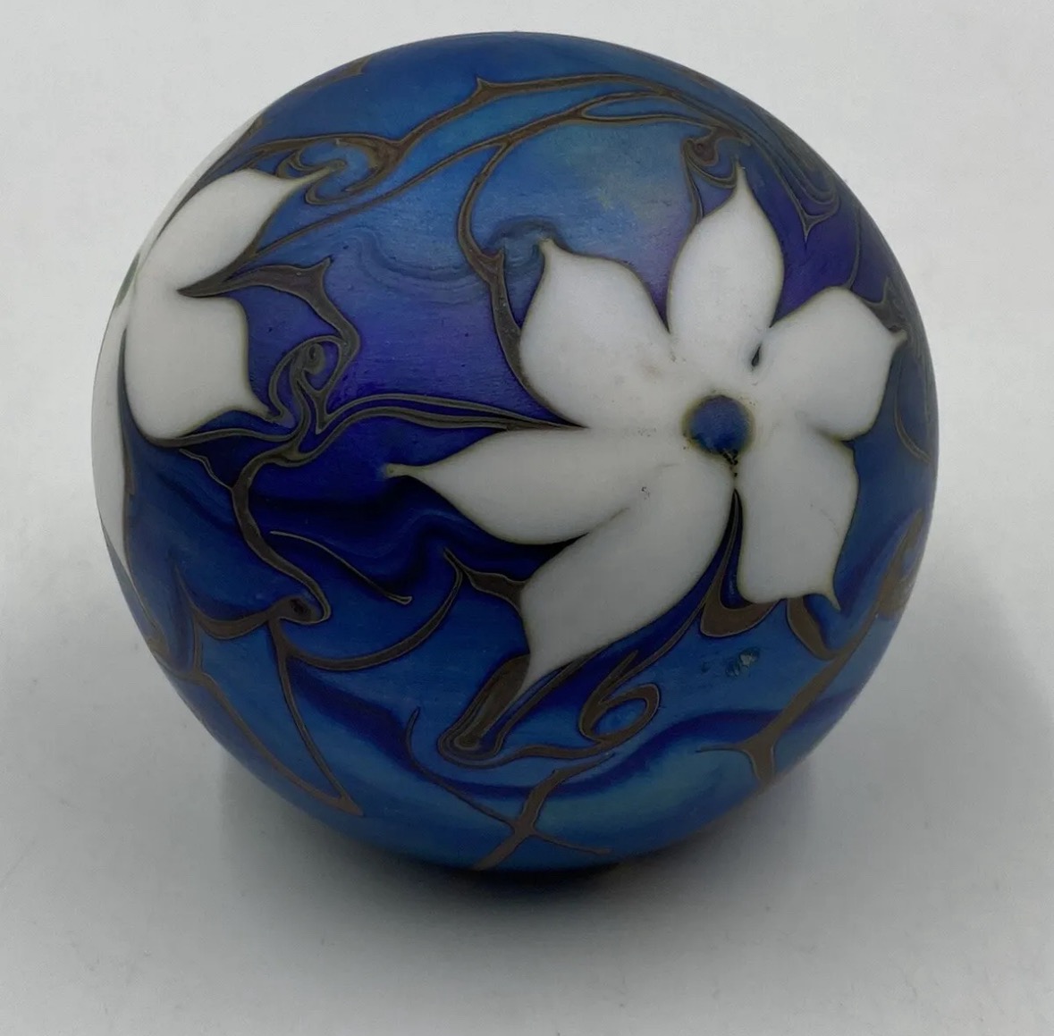 1979 Vandermark Art Glass Paperweight Iridescent Blue Swirls Vine White ...