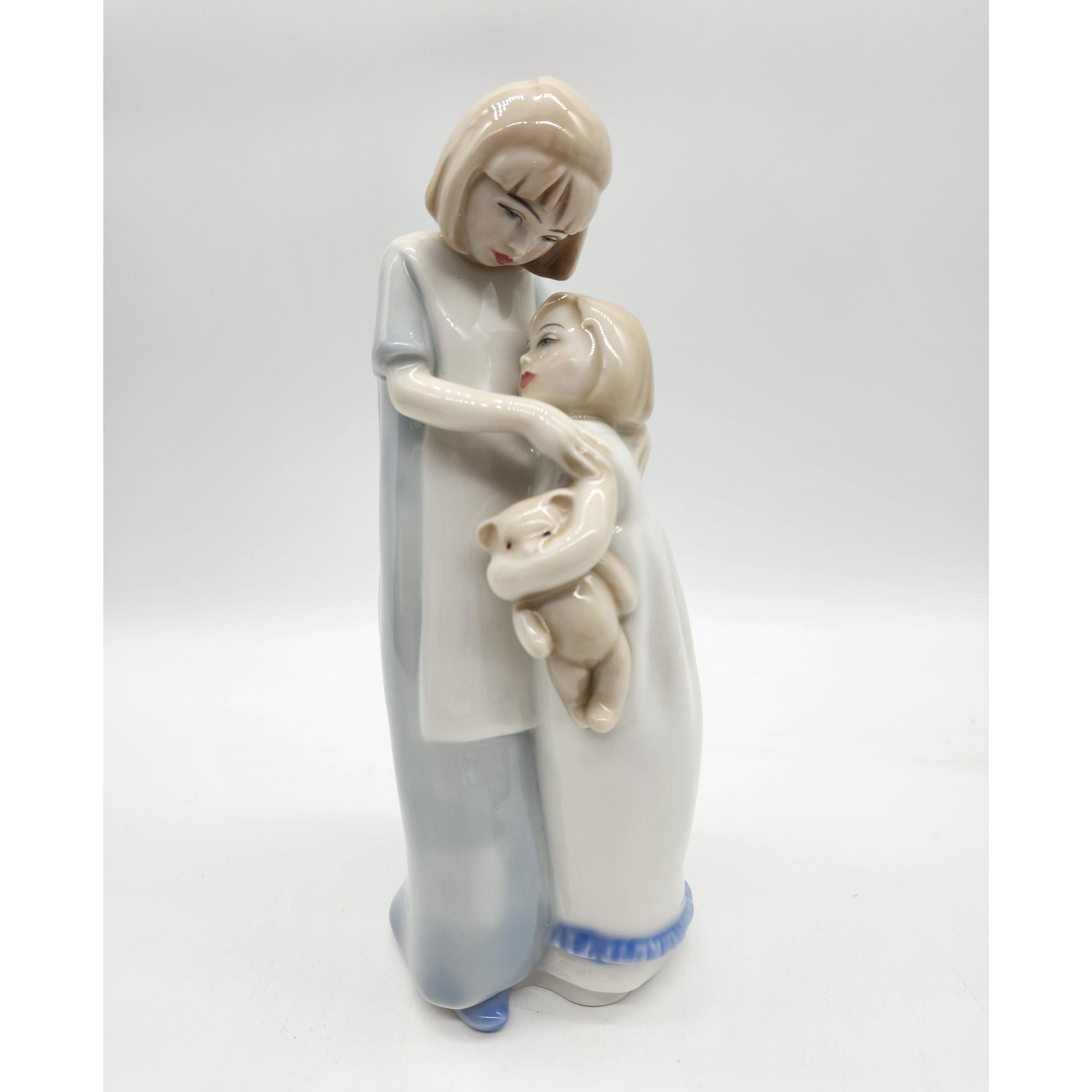 Royal Doulton Reflections Sisterly Love Porcelain Figurine