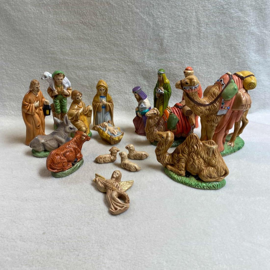 Vintage Hand-painted Nativity Set with 17 Ceramic Pieces - Mary/Joseph ...
