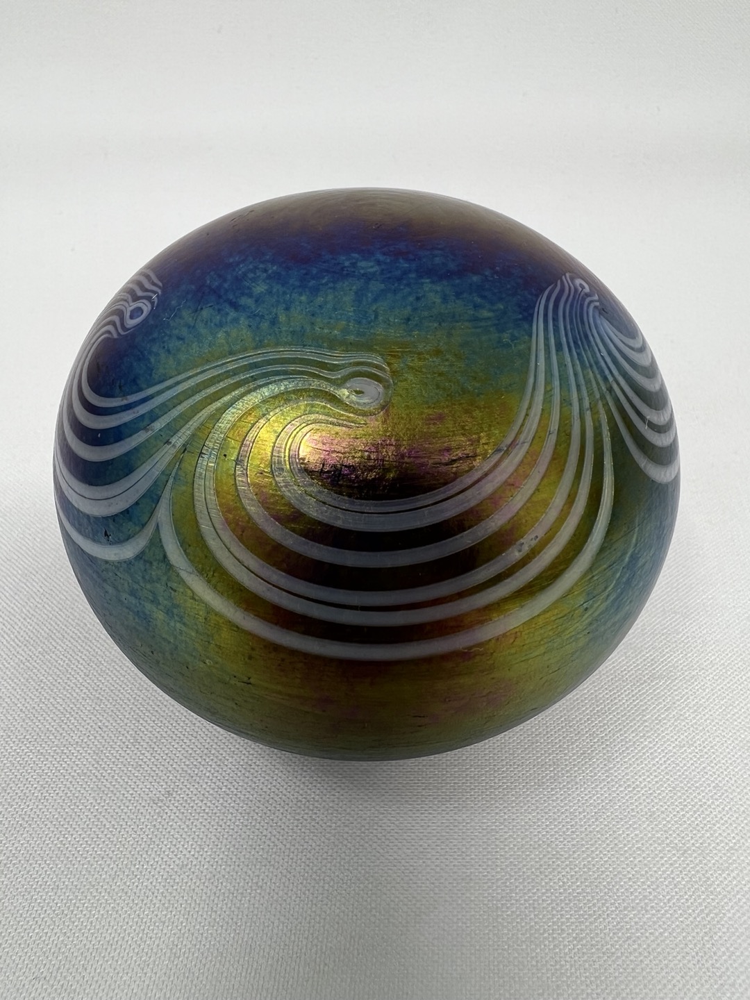 Vtg JOE PIASECKI ART GLASS PAPERWEIGHT PULLED FEATHER IRIDESCENT BLUE ...