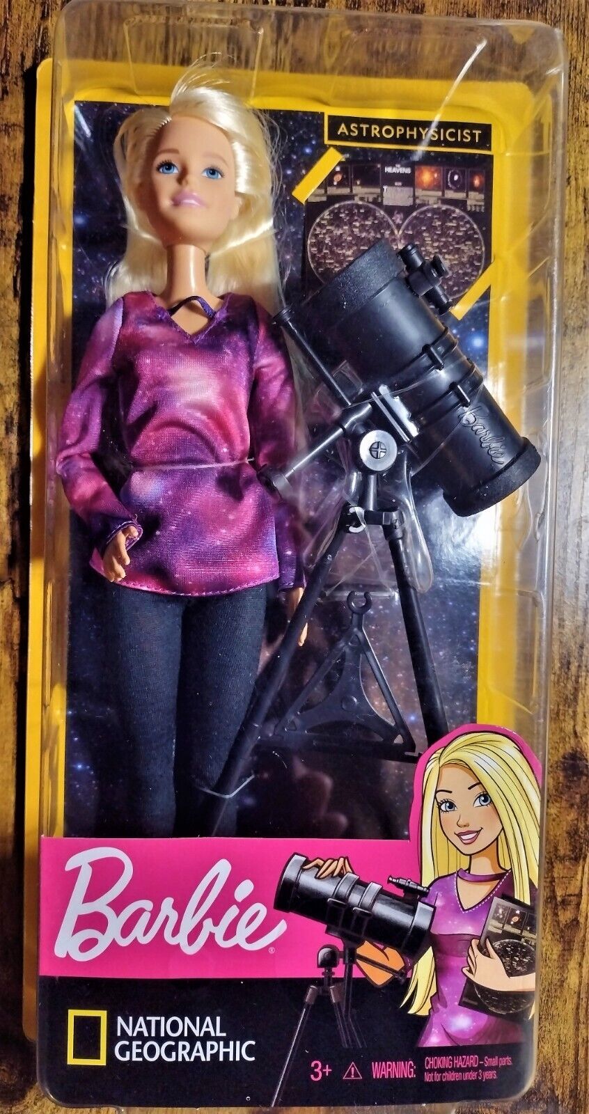 Mattel Barbie " NATIONAL GEOGRAPHIC ASTROPHYSICIST DOLL & TELESCOPE" NIB
