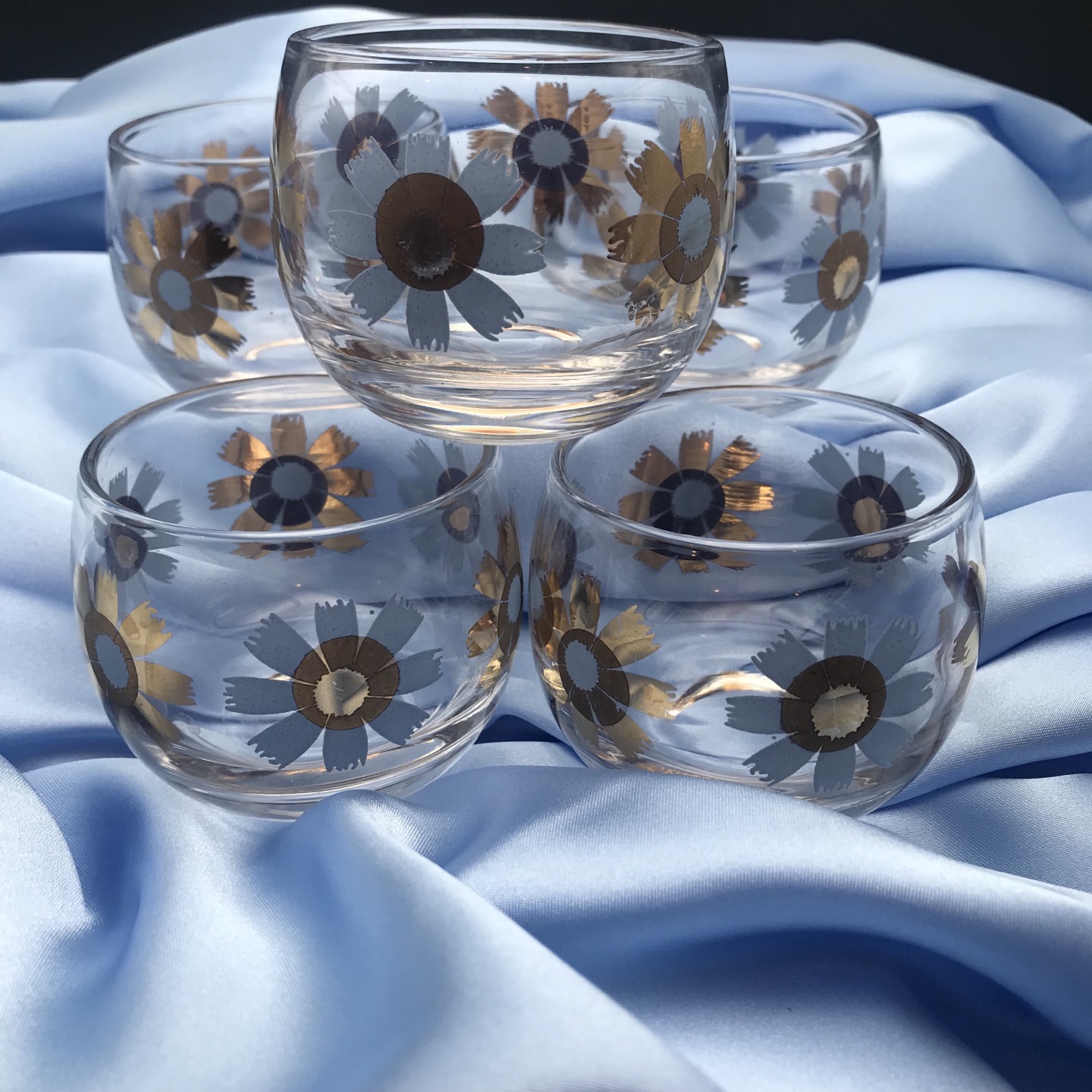 MCM Federal Glass Field Of Daisies Roly Poly Glass