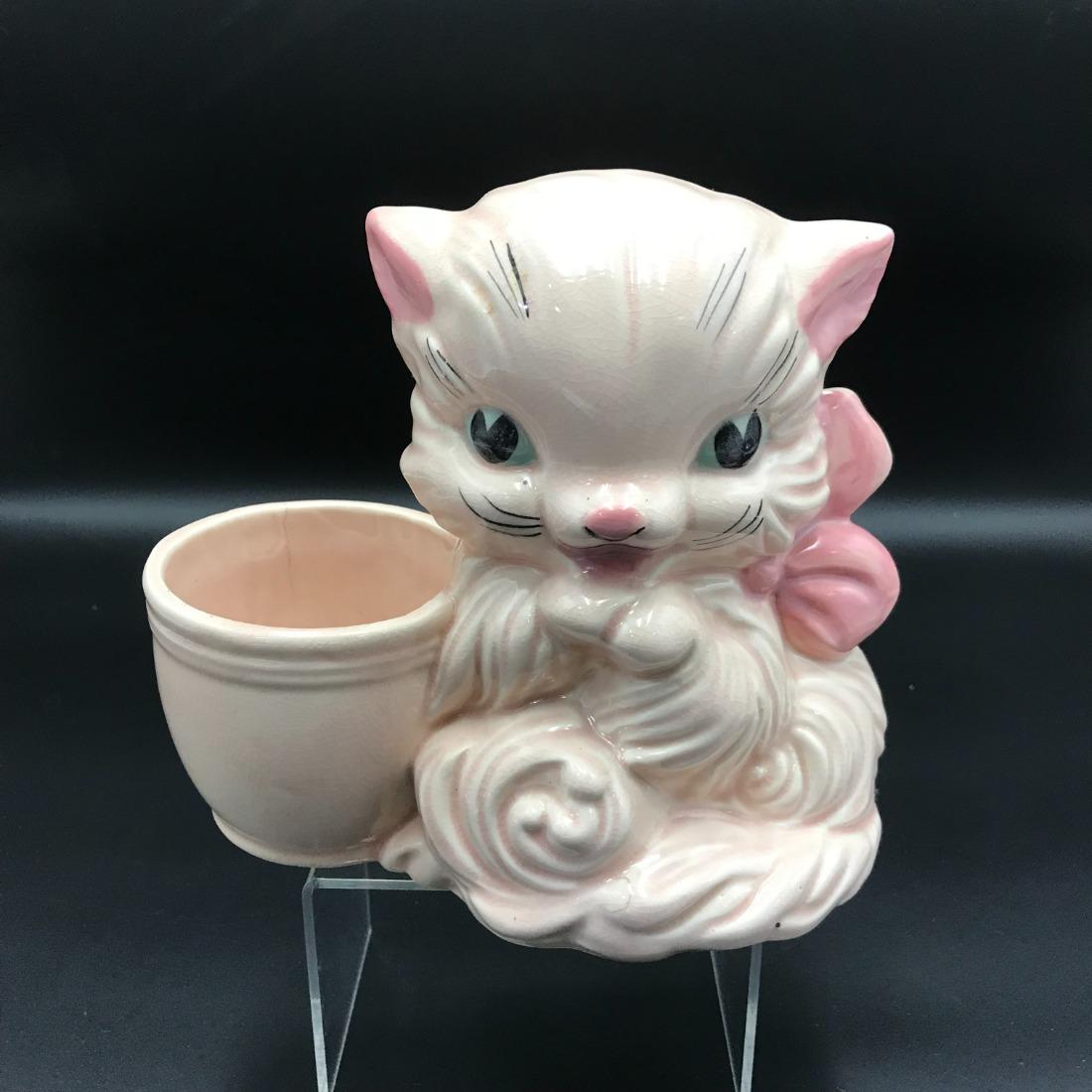 Hull Pottery Pink Cat Planter/Vase 7"