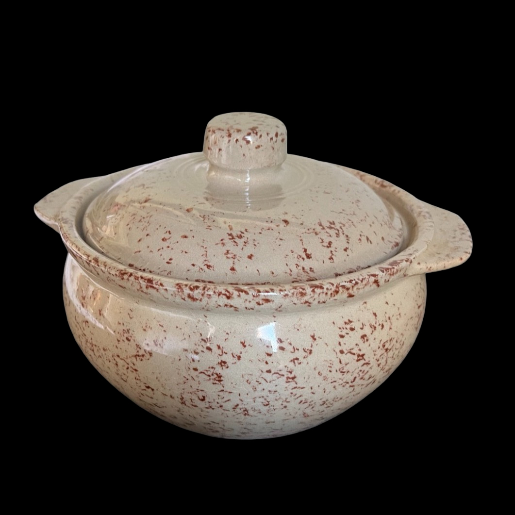 MONMOUTH USA 1604 RED SPLATTERED TAN COVERED STONEWARE BOWL/BEAN POT