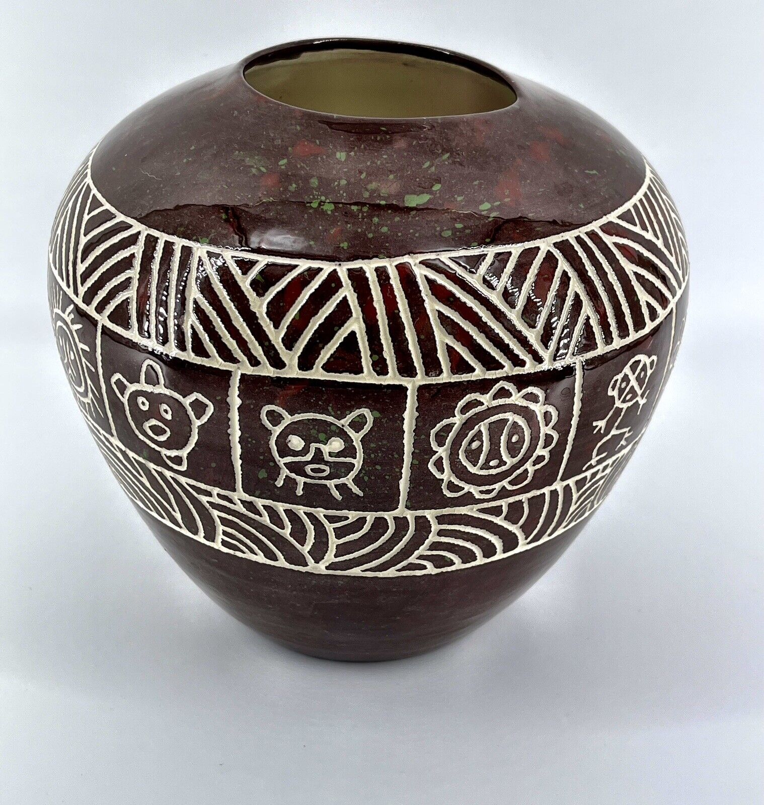 SIGNED ART POTTERY VASE MAYAGUEZ PUERTO RICO FOLK ART HAND CARVED & PAINTED