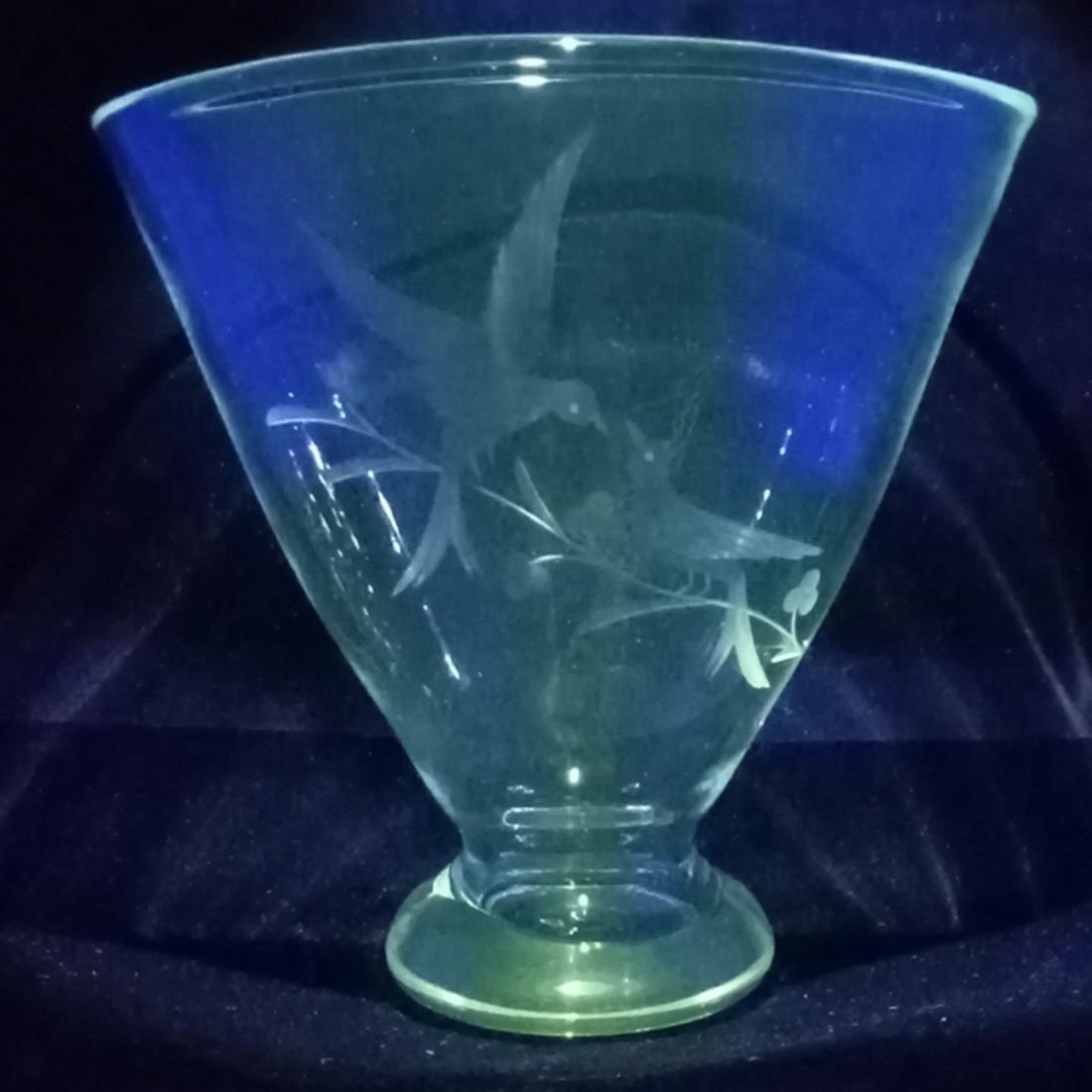 Bergdala Sweden Hand Blown Glass Fan-shaped Vase with Etched Birds ...