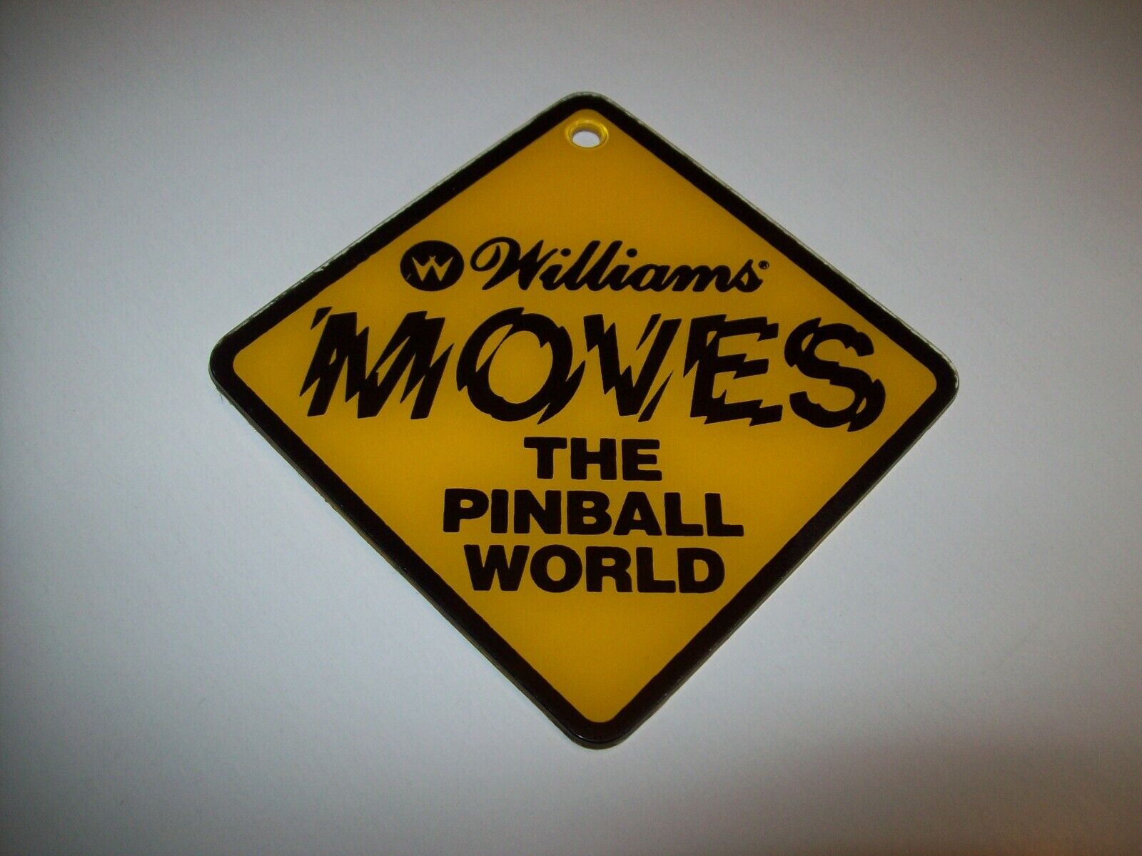 Earthshaker Pinball Machine Plastic Promo Keychain Coaster Original Vintage