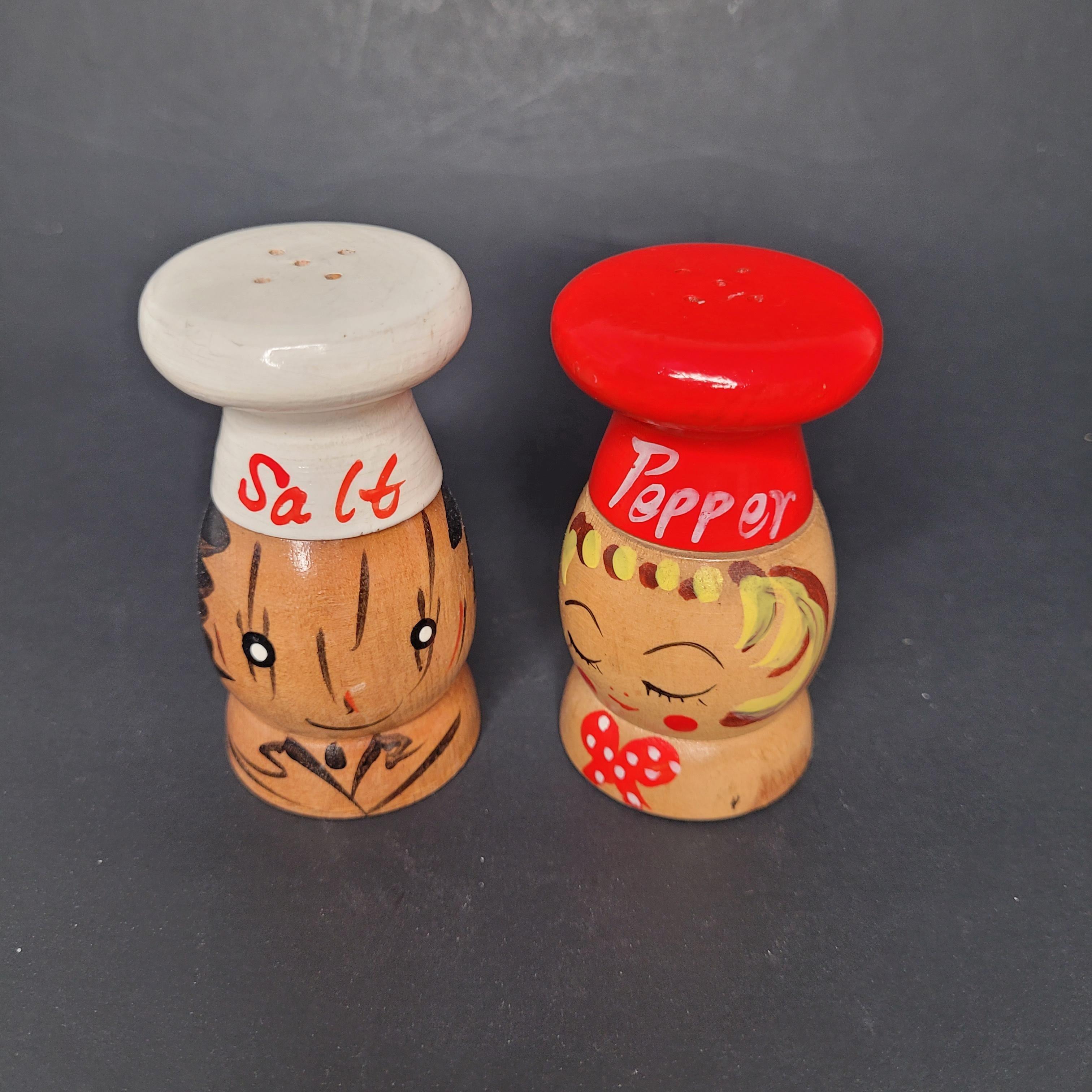 Vintage Wooden Chef Hat Salt Pepper Shakers