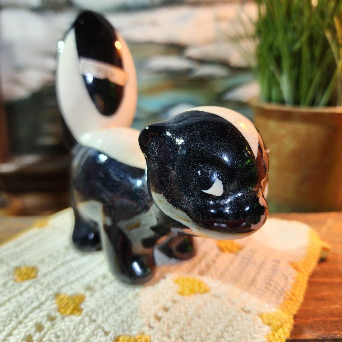 Vintage Phew Skunk Figure