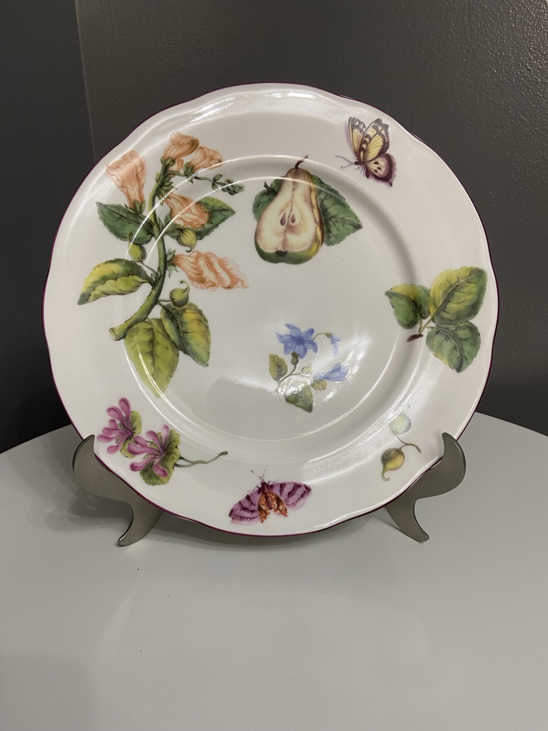 Royal Collection Clarence House Acquired By Queen Elizabeth Collector Plate