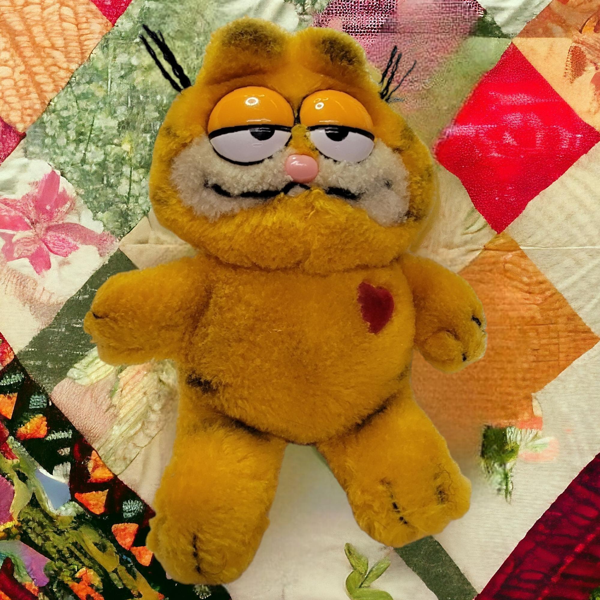 Vintage Garfield Plush with Heart Patch United Feature Fun Farm 1978 / ...