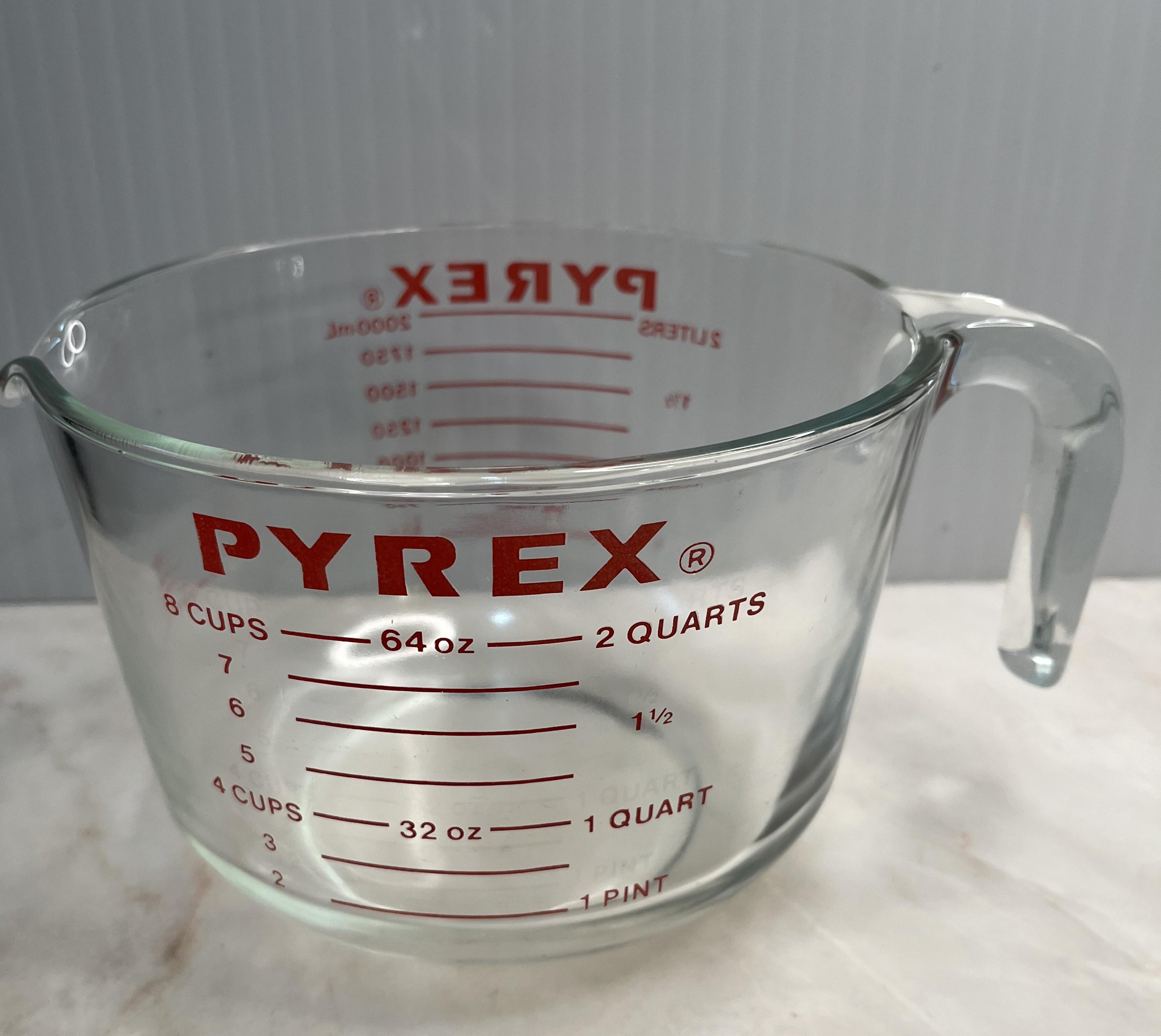 Pyrex Vintage 8 Cup 64 oz. 2 Quarts Measuring Cup